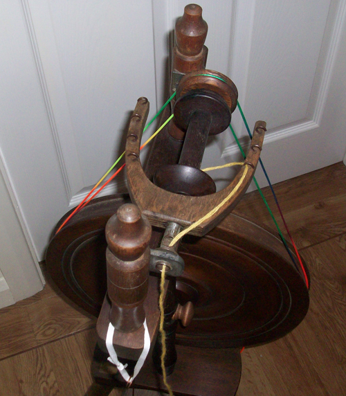 UK spinning wheels - 20th C handmade spinning wheels from England ...