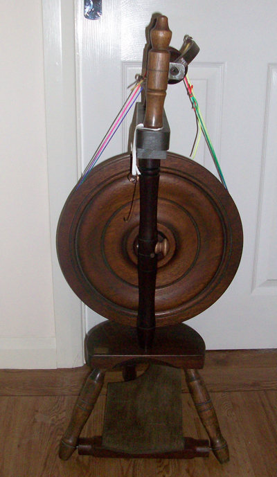 UK spinning wheels - 20th C handmade spinning wheels from England ...