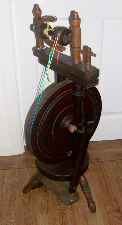 UK spinning wheels - 20th C handmade spinning wheels from England ...
